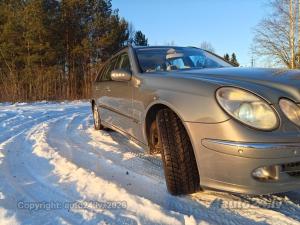 Pelēks Mercedes-Benz E-Class 2005 Viljandi, ar dzinēja tilpumu 3.20 L un nobraukumu 280 tūkst. km par 5000 €, foto 17 vietnē AUTOMOTO.COM.LV