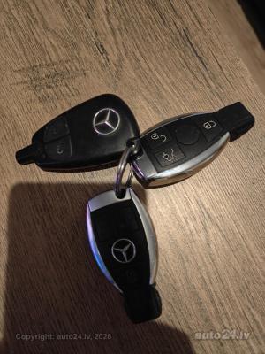 Pelēks Mercedes-Benz E-Class 2005 Viljandi, ar dzinēja tilpumu 3.20 L un nobraukumu 280 tūkst. km par 5000 €, foto 18 vietnē AUTOMOTO.COM.LV