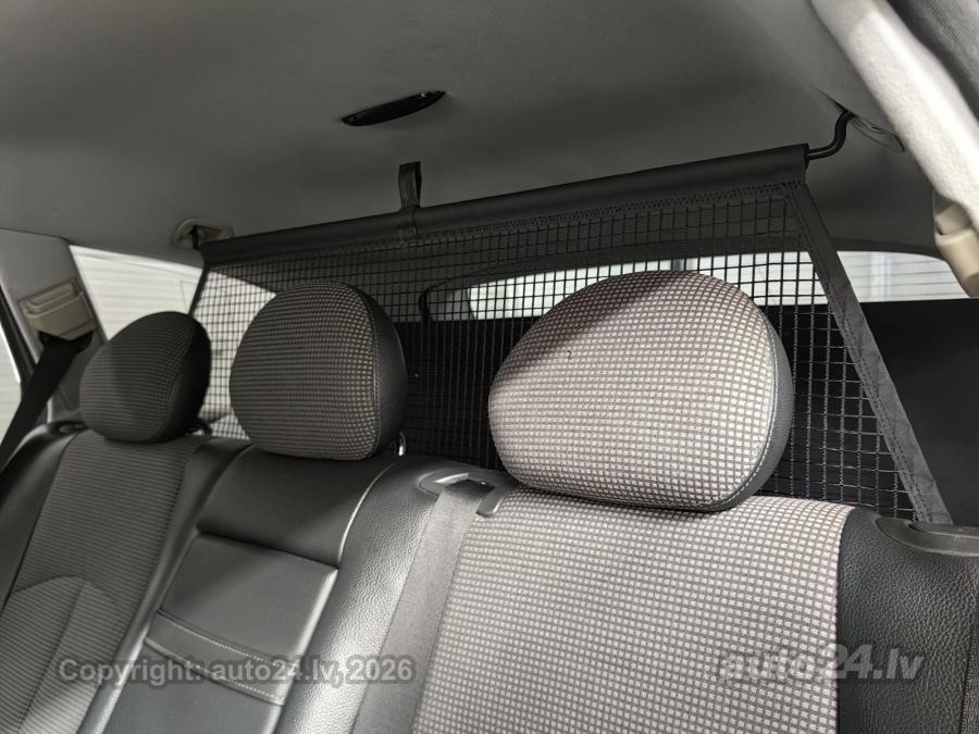 Pelēks Mercedes-Benz E-Class 2005 Viljandi, ar dzinēja tilpumu 2.10 L un nobraukumu 189 tūkst. km par 5490 €, foto 14 vietnē AUTOMOTO.COM.LV
