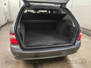 Pelēks Mercedes-Benz E-Class 2005 Viljandi, ar dzinēja tilpumu 2.10 L un nobraukumu 189 tūkst. km par 5490 €, foto 18 vietnē AUTOMOTO.COM.LV