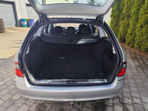Pelēks Mercedes-Benz E-Class 2006 Paide, ar dzinēja tilpumu 3.00 L un nobraukumu 288 tūkst. km par 6990 €, foto 9 vietnē AUTOMOTO.COM.LV