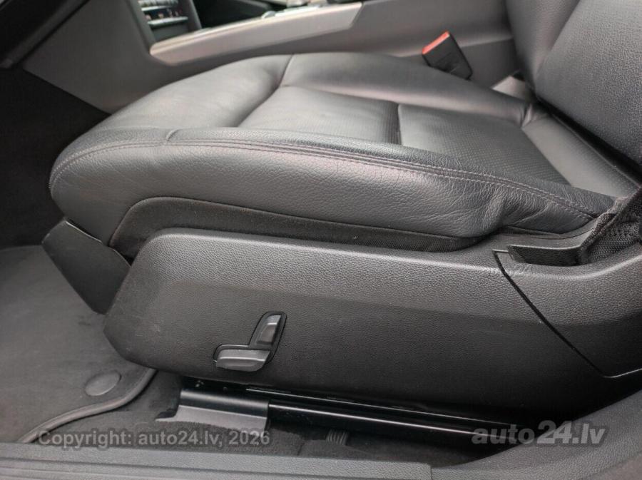 Grey Mercedes-Benz E-Class 2011 in Tartu, with an engine capacity of 3.00 L and mileage of 274 thousand km for 11200 €, photo 14 on AUTOMOTO.COM.LV