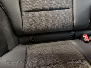 Pelēks Mercedes-Benz E-Class 2011 Tallina, ar dzinēja tilpumu 2.10 L un nobraukumu 292 tūkst. km par 9800 €, foto 18 vietnē AUTOMOTO.COM.LV