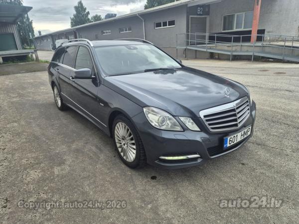 Pelēks Mercedes-Benz E-Class 2011 Pērnava, ar dzinēja tilpumu 2.10 L un nobraukumu 269 tūkst. km par 9900 €, foto 3 vietnē AUTOMOTO.COM.LV