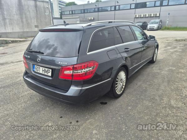 Pelēks Mercedes-Benz E-Class 2011 Pērnava, ar dzinēja tilpumu 2.10 L un nobraukumu 269 tūkst. km par 9900 €, foto 4 vietnē AUTOMOTO.COM.LV