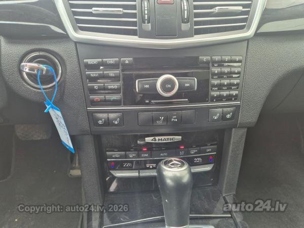Pelēks Mercedes-Benz E-Class 2011 Pērnava, ar dzinēja tilpumu 2.10 L un nobraukumu 269 tūkst. km par 9900 €, foto 10 vietnē AUTOMOTO.COM.LV