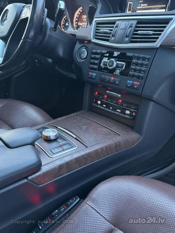 Grey Mercedes-Benz E-Class 2012 in Tallinn, with an engine capacity of 3.00 L and mileage of 311 thousand km for 11490 €, photo 11 on AUTOMOTO.COM.LV