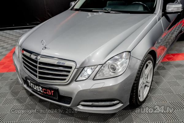 Pelēks Mercedes-Benz E-Class 2012 Pērnava, ar dzinēja tilpumu 2.10 L un nobraukumu 303 tūkst. km par 6999 €, foto 3 vietnē AUTOMOTO.COM.LV