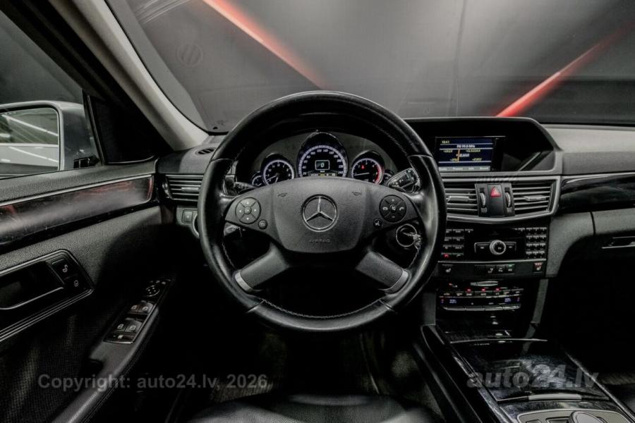 Pelēks Mercedes-Benz E-Class 2012 Pērnava, ar dzinēja tilpumu 2.10 L un nobraukumu 303 tūkst. km par 6999 €, foto 21 vietnē AUTOMOTO.COM.LV