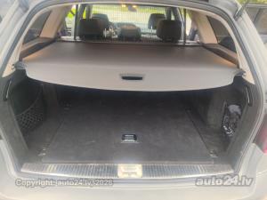 Pelēks Mercedes-Benz E-Class 2012 Tallina, ar dzinēja tilpumu 2.10 L un nobraukumu 316 tūkst. km par 7700 €, foto 10 vietnē AUTOMOTO.COM.LV