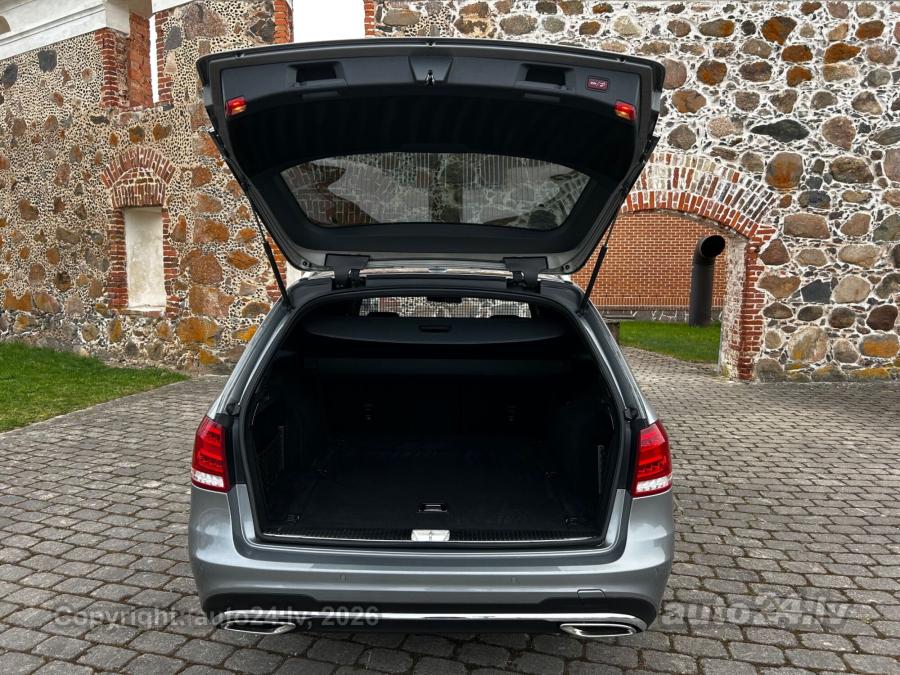 Grey Mercedes-Benz E-Class 2013 in Tallinn, with an engine capacity of 3.00 L and mileage of 256 thousand km for 13500 €, photo 10 on AUTOMOTO.COM.LV