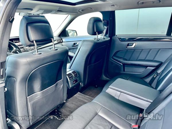 Pelēks Mercedes-Benz E-Class 2013 Tallina, ar dzinēja tilpumu 3.00 L un nobraukumu 240 tūkst. km par 8500 €, foto 10 vietnē AUTOMOTO.COM.LV