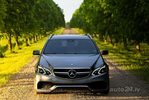 Mercedes-Benz E-Class 2013 in Tallinn on AUTOMOTO.COM.LV Grey Mercedes-Benz E-Class 2013 in Tallinn, with an engine capacity of 2.10 L and mileage of 334 thousand km for 12300 €, photo 1 on AUTOMOTO.COM.LV