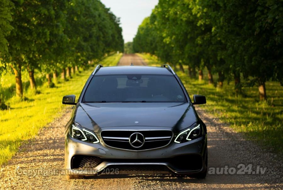 Pelēks Mercedes-Benz E-Class 2013 Tallina, ar dzinēja tilpumu 2.10 L un nobraukumu 334 tūkst. km par 12300 €, foto 1 vietnē AUTOMOTO.COM.LV