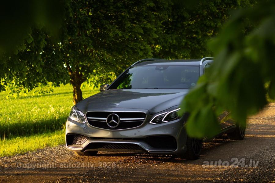 Pelēks Mercedes-Benz E-Class 2013 Tallina, ar dzinēja tilpumu 2.10 L un nobraukumu 334 tūkst. km par 12300 €, foto 4 vietnē AUTOMOTO.COM.LV