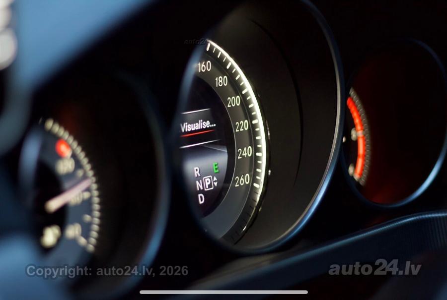 Pelēks Mercedes-Benz E-Class 2013 Tallina, ar dzinēja tilpumu 2.10 L un nobraukumu 334 tūkst. km par 12300 €, foto 13 vietnē AUTOMOTO.COM.LV