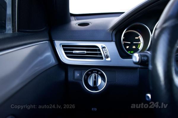 Grey Mercedes-Benz E-Class 2014 in Tallinn, with an engine capacity of 2.10 L and mileage of 353 thousand km for 10999 €, photo 11 on AUTOMOTO.COM.LV