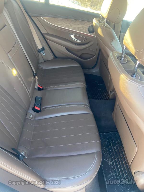 Grey Mercedes-Benz E-Class 2016 in Tartu, with an engine capacity of 2.00 L and mileage of 270 thousand km for 18900 €, photo 11 on AUTOMOTO.COM.LV