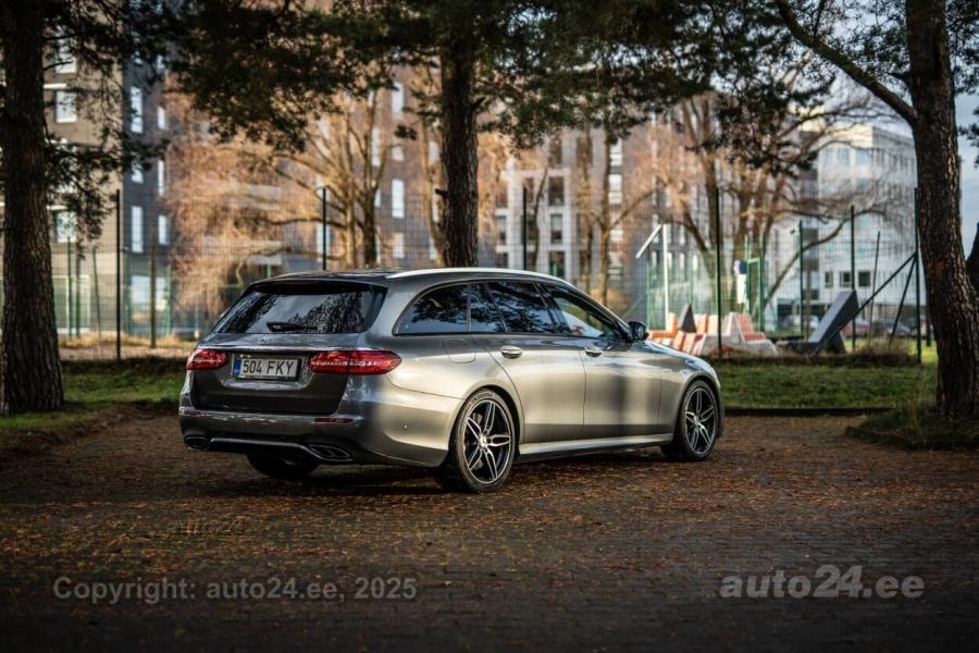 Pelēks Mercedes-Benz E-Class 2017 Tallina, ar dzinēja tilpumu 3.00 L un nobraukumu 174 tūkst. km par 31900 €, foto 3 vietnē AUTOMOTO.COM.LV