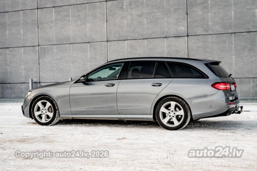 Grey Mercedes-Benz E-Class 2017 in Parnu, with an engine capacity of 2.00 L and mileage of 228 thousand km for 19999 €, photo 4 on AUTOMOTO.COM.LV