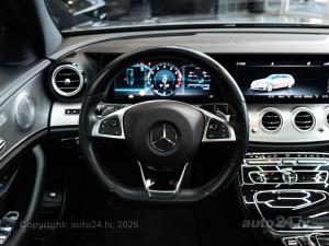 Grey Mercedes-Benz E-Class 2017 in Tallinn, with an engine capacity of 3.00 L and mileage of 178 thousand km for 33900 €, photo 7 on AUTOMOTO.COM.LV