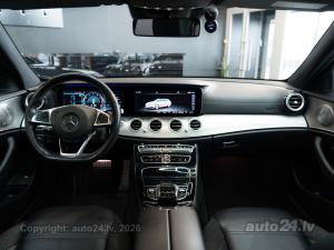 Grey Mercedes-Benz E-Class 2017 in Tallinn, with an engine capacity of 3.00 L and mileage of 178 thousand km for 33900 €, photo 8 on AUTOMOTO.COM.LV