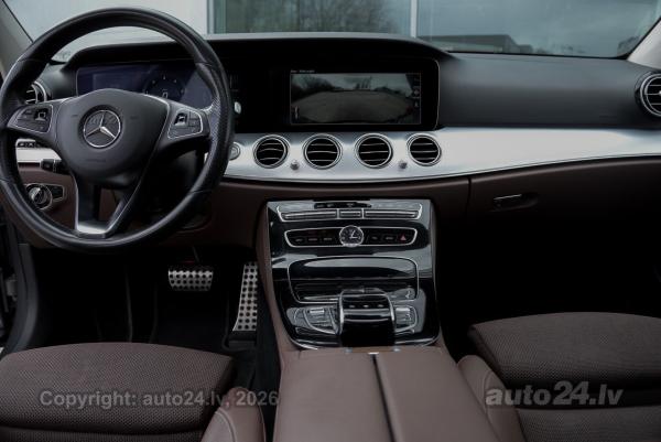 Pelēks Mercedes-Benz E-Class 2017 Tallina, ar dzinēja tilpumu 2.00 L un nobraukumu 191 tūkst. km par 24750 €, foto 10 vietnē AUTOMOTO.COM.LV