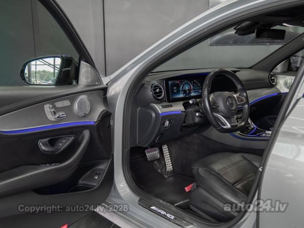 Grey Mercedes-Benz E-Class 2017 in Tallinn, with an engine capacity of 3.00 L and mileage of 208 thousand km for 29900 €, photo 8 on AUTOMOTO.COM.LV