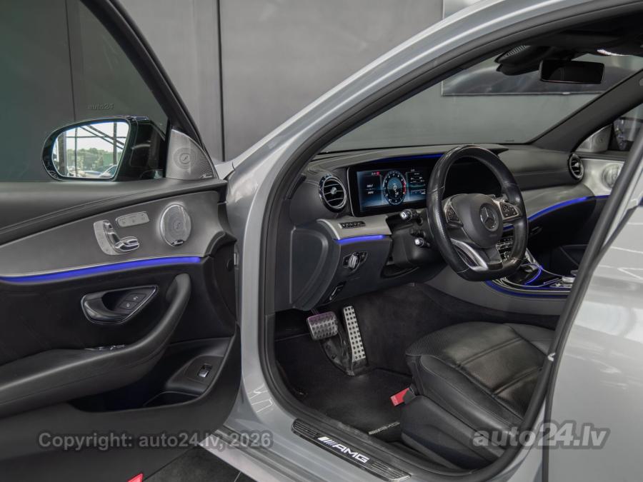 Grey Mercedes-Benz E-Class 2017 in Tallinn, with an engine capacity of 3.00 L and mileage of 208 thousand km for 29900 €, photo 9 on AUTOMOTO.COM.LV