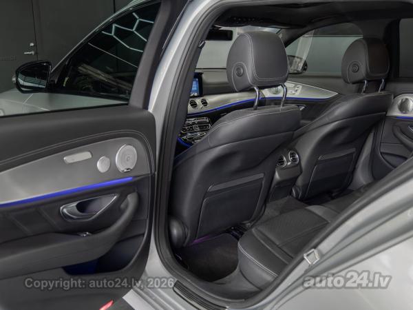 Grey Mercedes-Benz E-Class 2017 in Tallinn, with an engine capacity of 3.00 L and mileage of 208 thousand km for 29900 €, photo 10 on AUTOMOTO.COM.LV