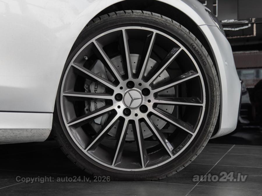 Grey Mercedes-Benz E-Class 2017 in Tallinn, with an engine capacity of 3.00 L and mileage of 208 thousand km for 29900 €, photo 16 on AUTOMOTO.COM.LV