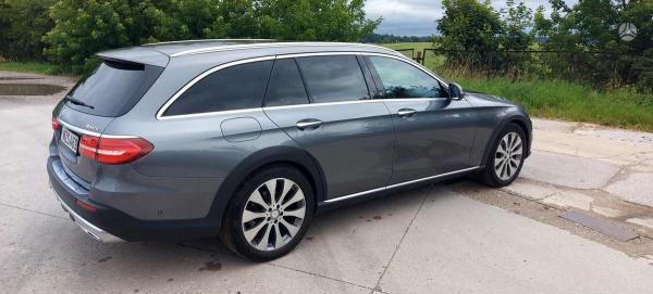 Pelēks Mercedes-Benz E-Class 2017 Viļņa, ar dzinēja tilpumu 1.95 L un nobraukumu 315 tūkst. km par 20000 €, foto 3 vietnē AUTOMOTO.COM.LV