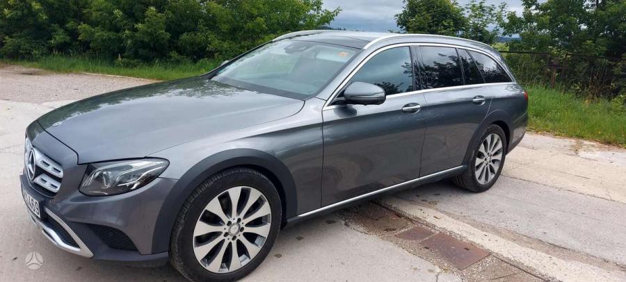 Grey Mercedes-Benz E-Class 2017 in Vilnius, with an engine capacity of 1.95 L and mileage of 315 thousand km for 20000 €, photo 6 on AUTOMOTO.COM.LV