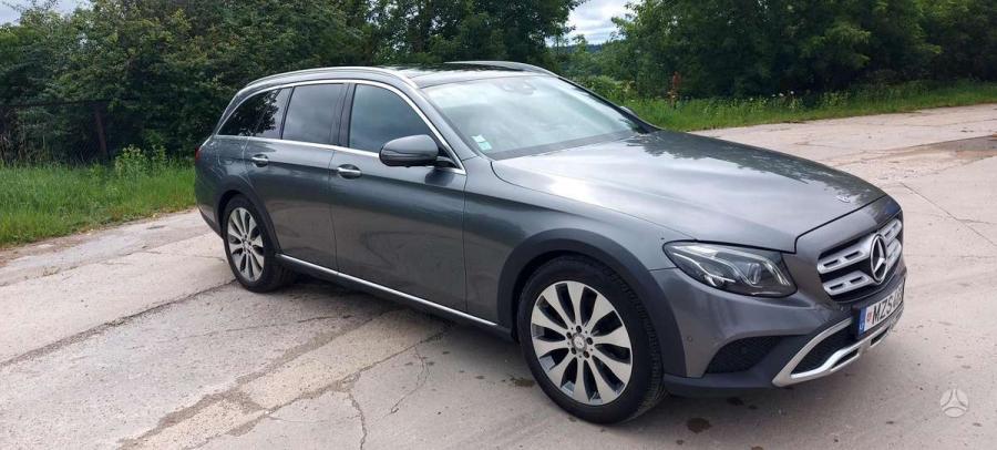 Grey Mercedes-Benz E-Class 2017 in Vilnius, with an engine capacity of 1.95 L and mileage of 315 thousand km for 20000 €, photo 9 on AUTOMOTO.COM.LV