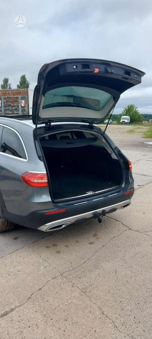 Grey Mercedes-Benz E-Class 2017 in Vilnius, with an engine capacity of 1.95 L and mileage of 315 thousand km for 20000 €, photo 11 on AUTOMOTO.COM.LV