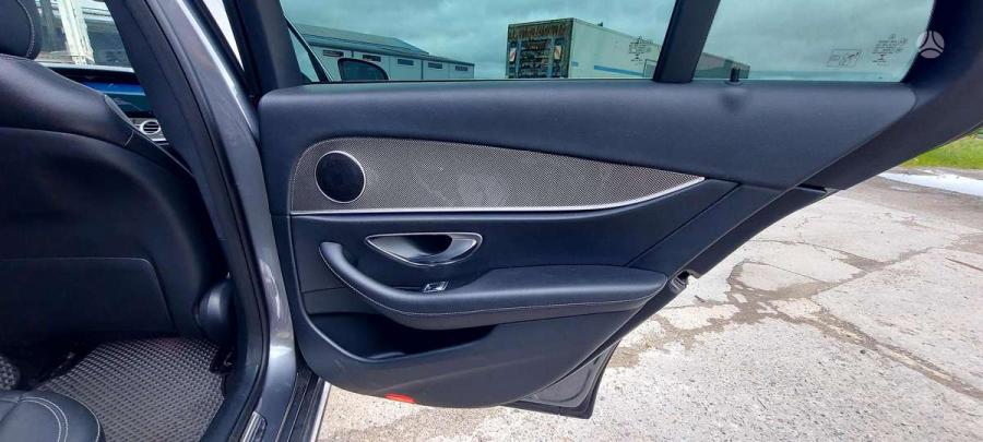 Grey Mercedes-Benz E-Class 2017 in Vilnius, with an engine capacity of 1.95 L and mileage of 315 thousand km for 20000 €, photo 13 on AUTOMOTO.COM.LV