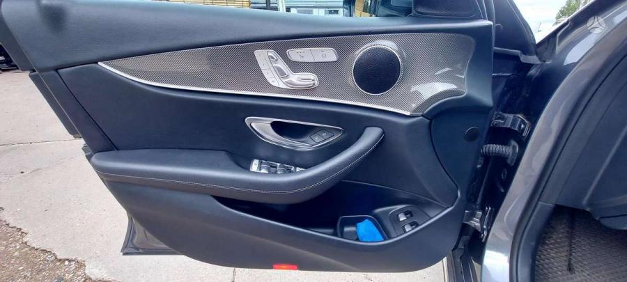 Grey Mercedes-Benz E-Class 2017 in Vilnius, with an engine capacity of 1.95 L and mileage of 315 thousand km for 20000 €, photo 17 on AUTOMOTO.COM.LV