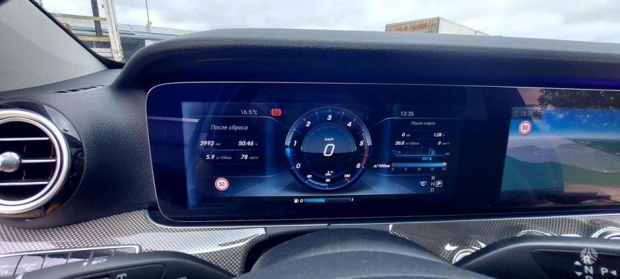 Grey Mercedes-Benz E-Class 2017 in Vilnius, with an engine capacity of 1.95 L and mileage of 315 thousand km for 20000 €, photo 20 on AUTOMOTO.COM.LV