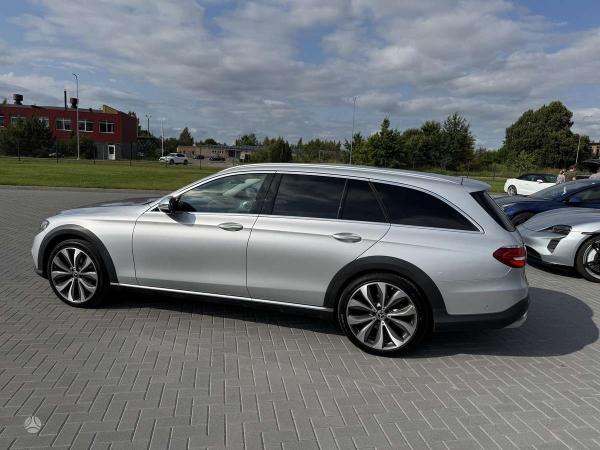 Pelēks Mercedes-Benz E-Class 2017 Telšiai, ar dzinēja tilpumu 1.95 L un nobraukumu 194 tūkst. km par 16999 €, foto 3 vietnē AUTOMOTO.COM.LV