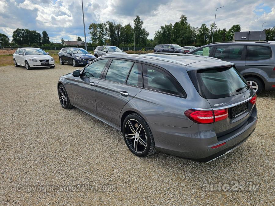 Pelēks Mercedes-Benz E-Class 2017 Tartu, ar dzinēja tilpumu 3.00 L un nobraukumu 95 tūkst. km par 29900 €, foto 4 vietnē AUTOMOTO.COM.LV
