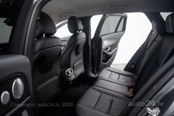 Pelēks Mercedes-Benz E-Class 2017 Tallina, ar dzinēja tilpumu 3.00 L un nobraukumu 191 tūkst. km par 19899 €, foto 10 vietnē AUTOMOTO.COM.LV