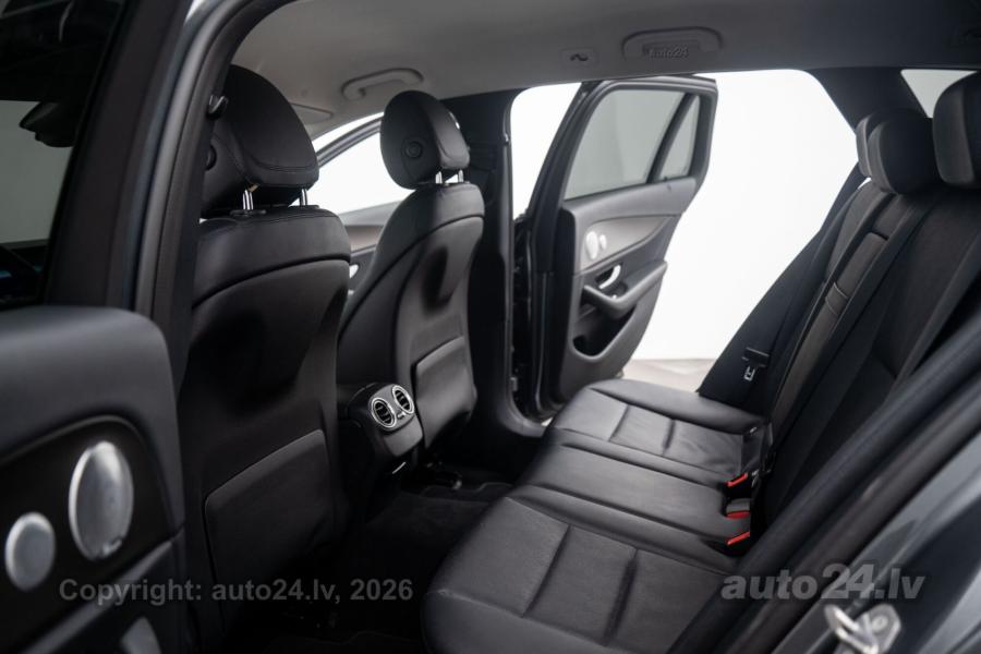 Grey Mercedes-Benz E-Class 2017 in Tallinn, with an engine capacity of 3.00 L and mileage of 191 thousand km for 19899 €, photo 10 on AUTOMOTO.COM.LV