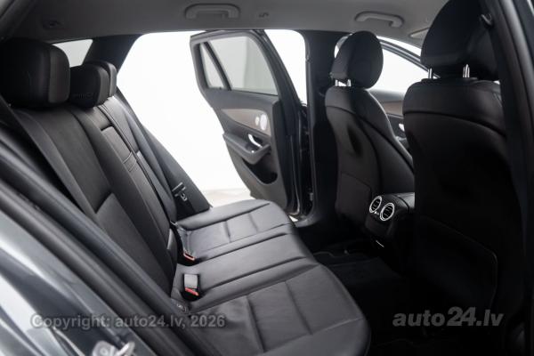 Pelēks Mercedes-Benz E-Class 2017 Tallina, ar dzinēja tilpumu 3.00 L un nobraukumu 191 tūkst. km par 19899 €, foto 11 vietnē AUTOMOTO.COM.LV