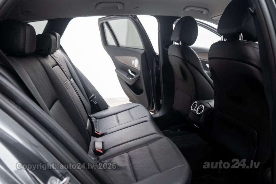 Grey Mercedes-Benz E-Class 2017 in Tallinn, with an engine capacity of 3.00 L and mileage of 191 thousand km for 19899 €, photo 11 on AUTOMOTO.COM.LV