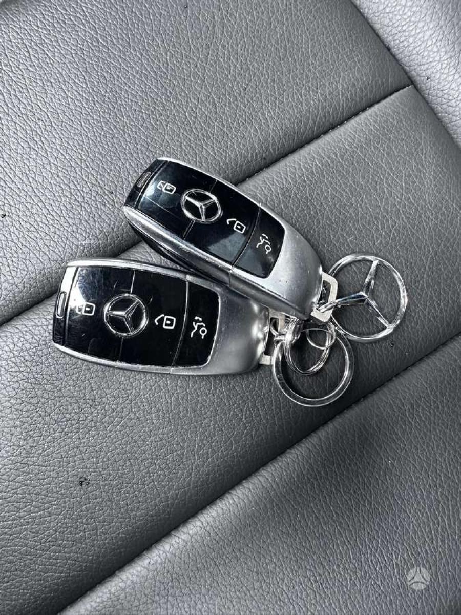 Pelēks Mercedes-Benz E-Class 2017 Viļņa, ar dzinēja tilpumu 1.95 L un nobraukumu 174 tūkst. km par 21900 €, foto 24 vietnē AUTOMOTO.COM.LV