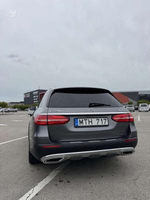 Grey Mercedes-Benz E-Class 2018 in Panevezys, with an engine capacity of 1.95 L and mileage of 299 thousand km for 13000 €, photo 5 on AUTOMOTO.COM.LV