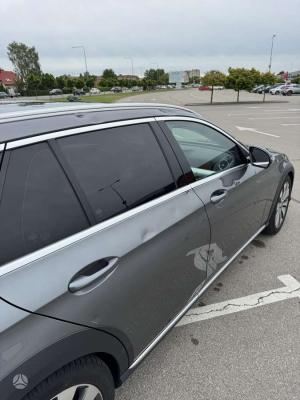 Grey Mercedes-Benz E-Class 2018 in Panevezys, with an engine capacity of 1.95 L and mileage of 299 thousand km for 13000 €, photo 12 on AUTOMOTO.COM.LV