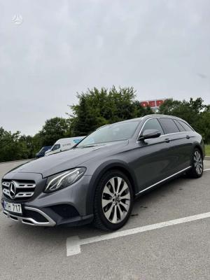 Grey Mercedes-Benz E-Class 2018 in Panevezys, with an engine capacity of 1.95 L and mileage of 299 thousand km for 13000 €, photo 14 on AUTOMOTO.COM.LV