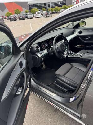 Grey Mercedes-Benz E-Class 2018 in Panevezys, with an engine capacity of 1.95 L and mileage of 299 thousand km for 13000 €, photo 15 on AUTOMOTO.COM.LV
