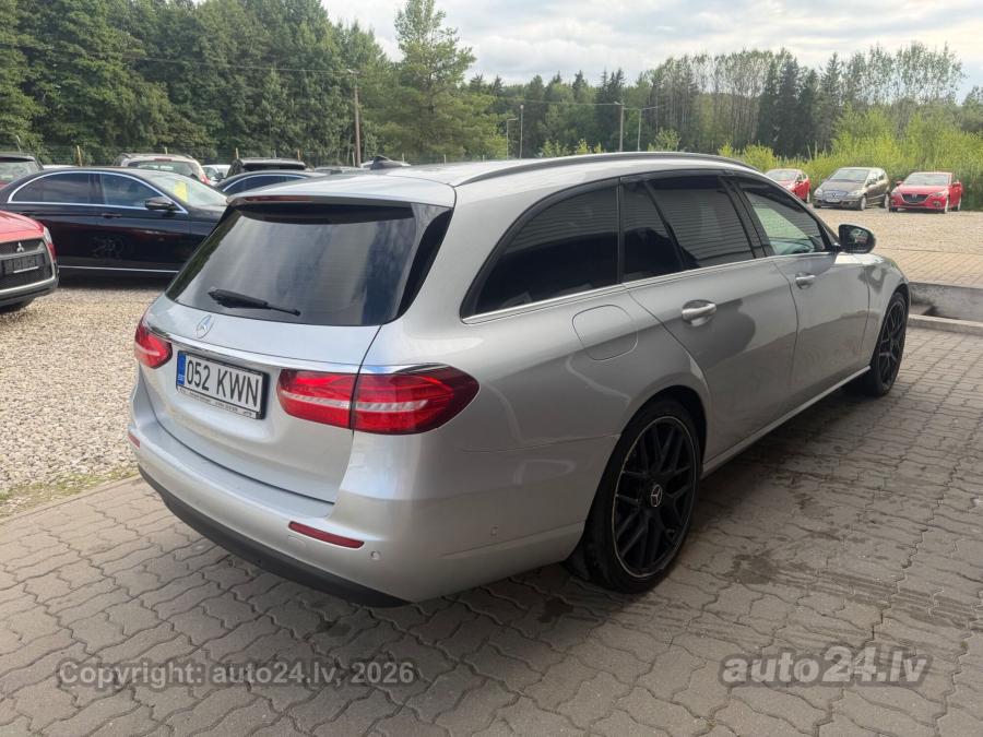 Pelēks Mercedes-Benz E-Class 2018 Veru, ar dzinēja tilpumu 2.00 L un nobraukumu 383 tūkst. km par 8880 €, foto 4 vietnē AUTOMOTO.COM.LV